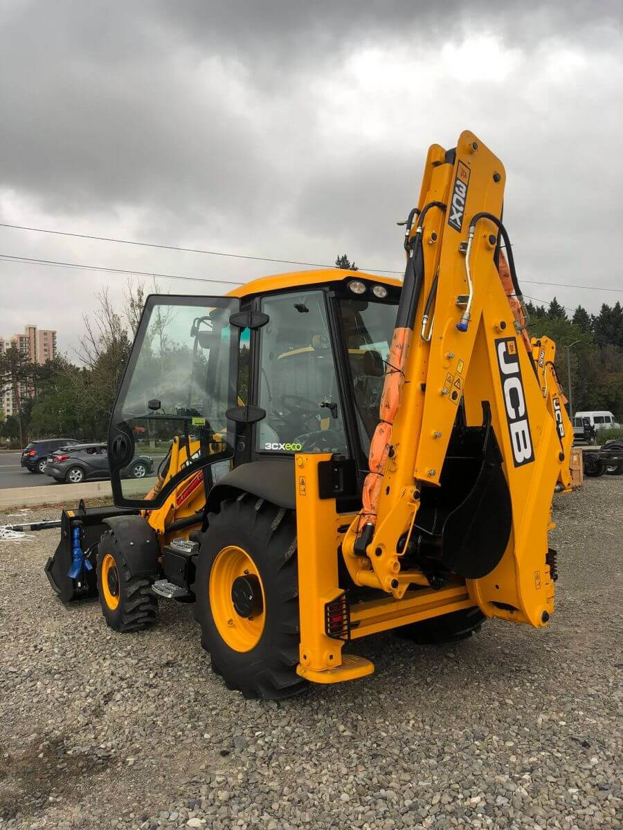 ქირავდება JCB CX3
